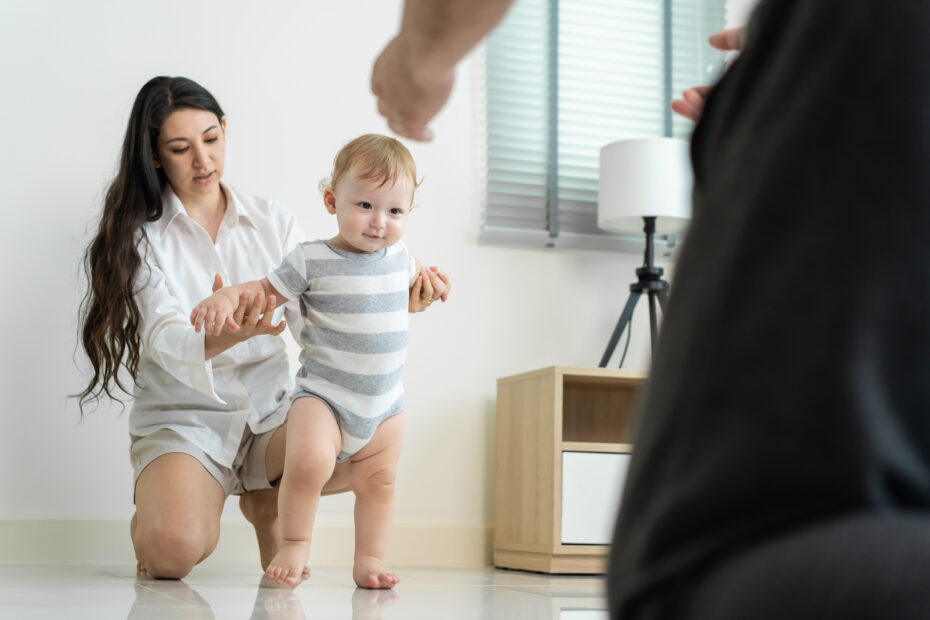 Teaching Babies to Walk: A Comprehensive Guide – theinfantworld.com